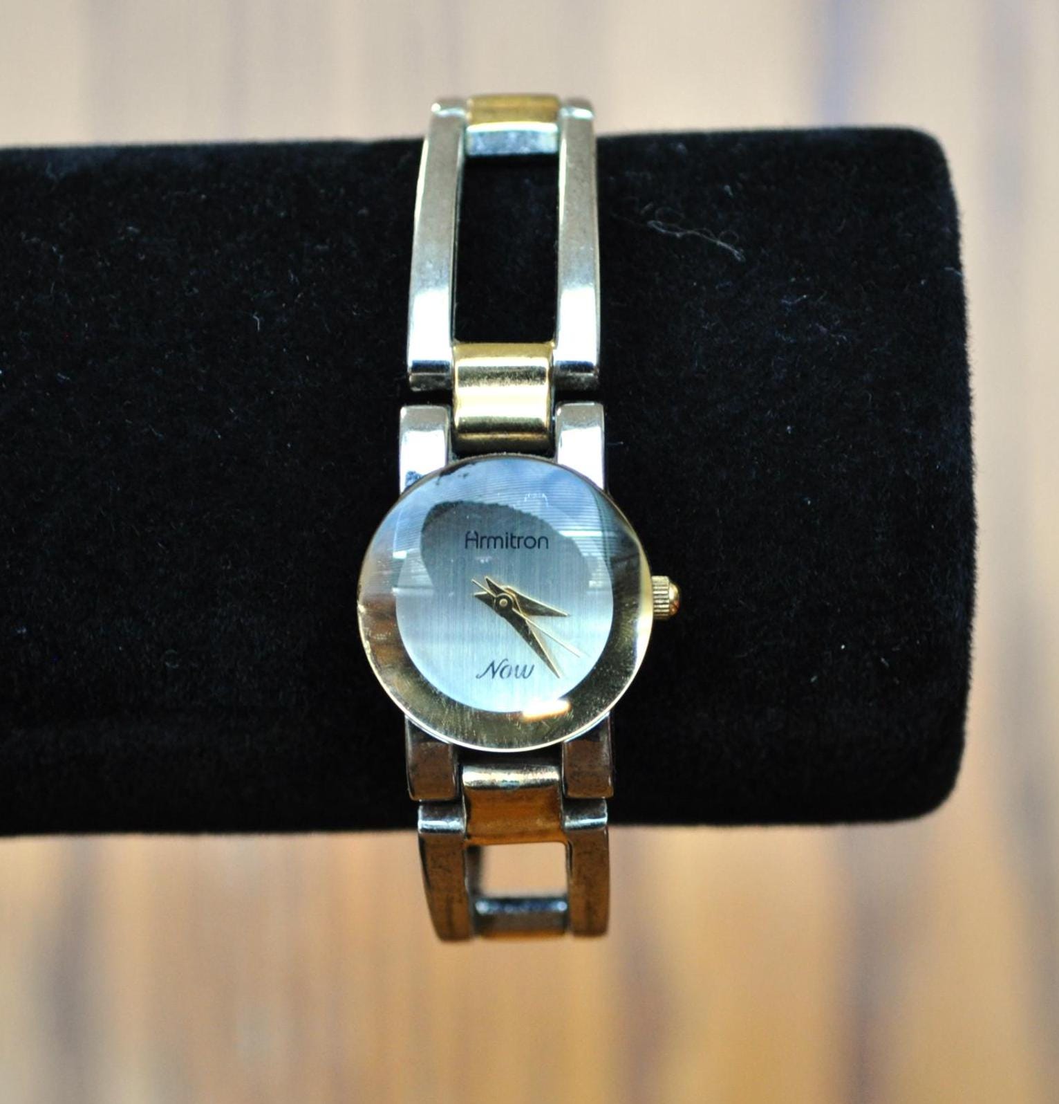 Vintage Armitron Now Quartz Two-Toned Link Watch - Unisex Vintage Watc ...