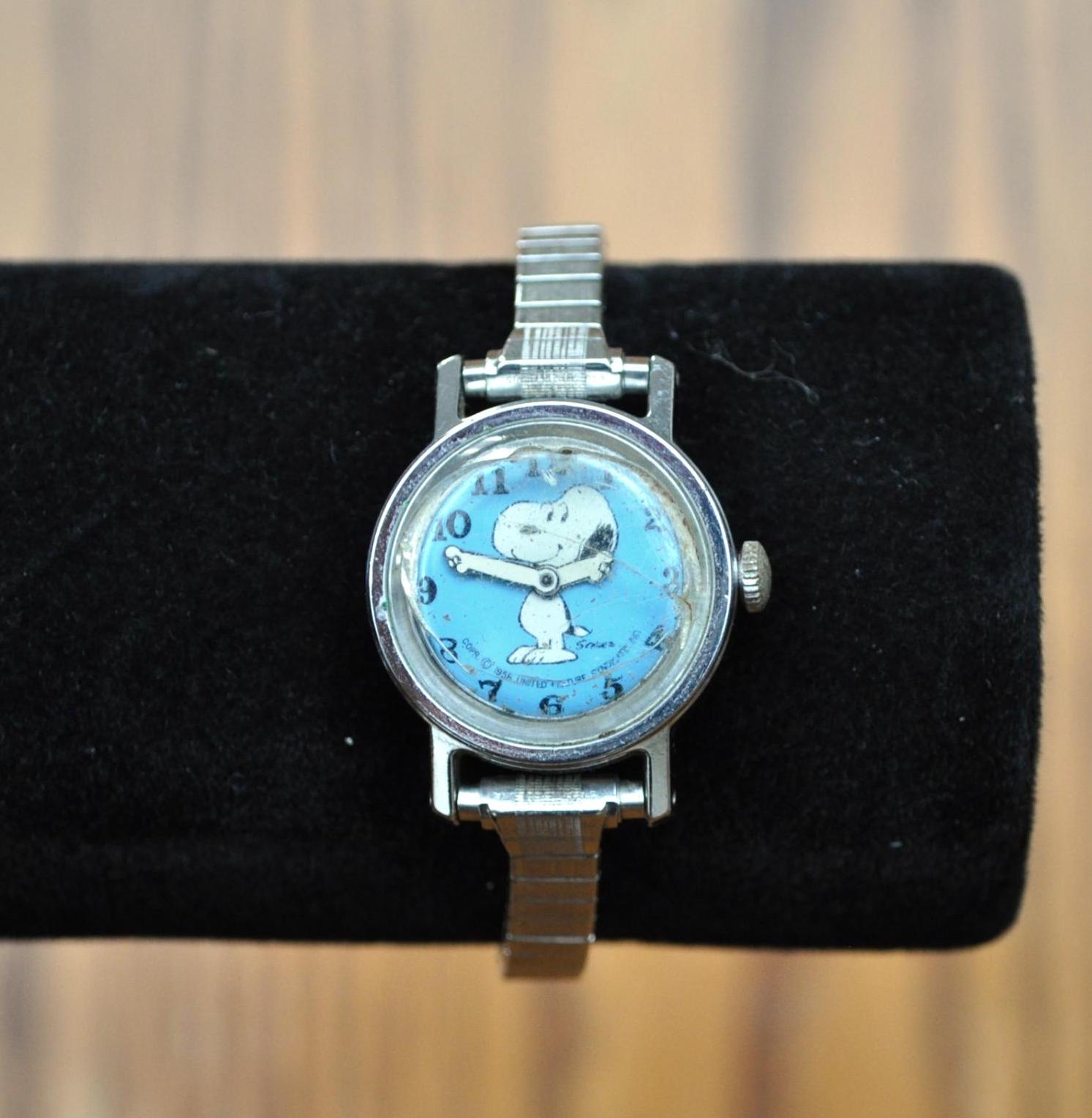 Vintage Peanuts 1958 United Feature Blue Snoopy Wind-Up Arms Watch - C ...